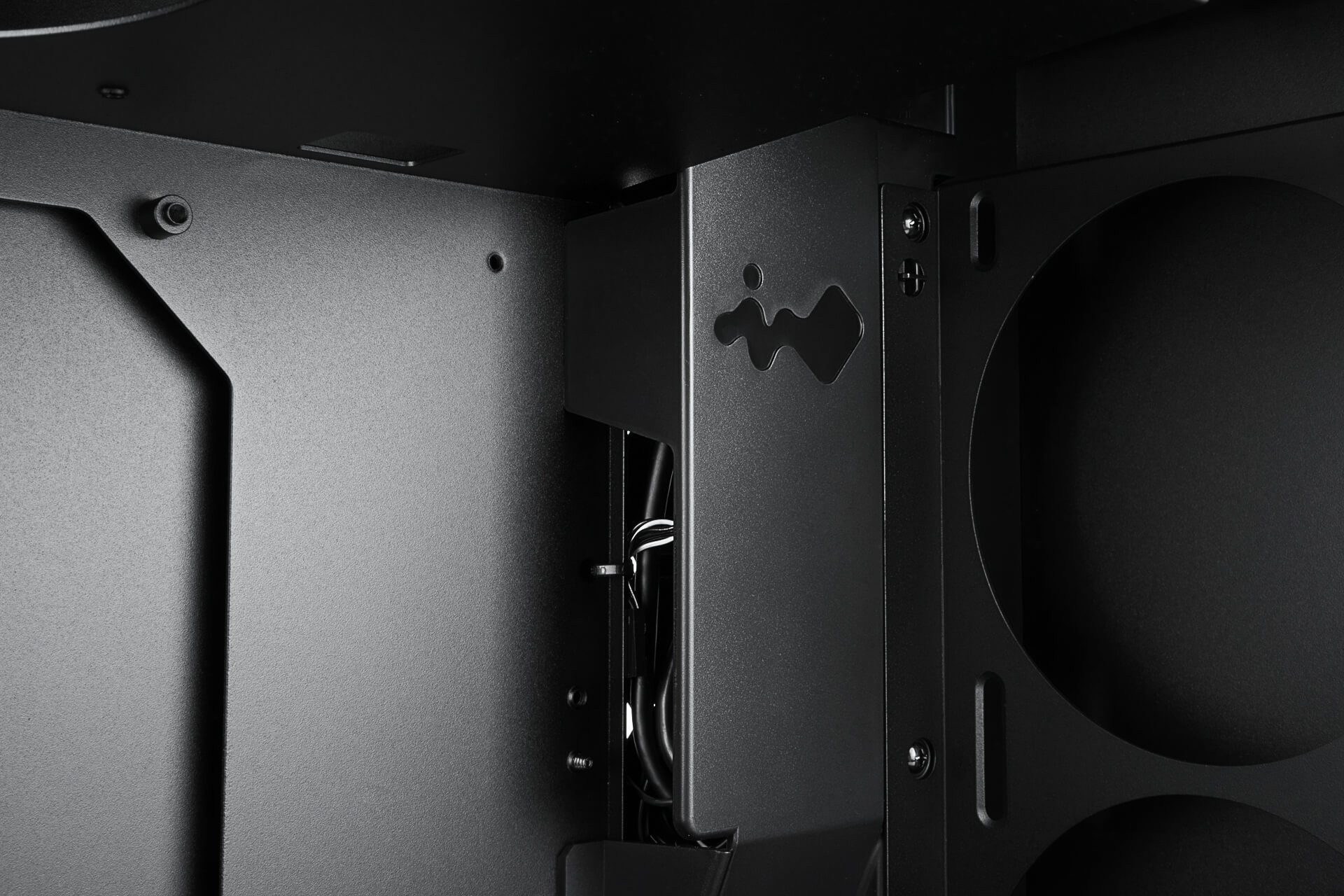 Nuovo In Win 301C RGB - Hardware Ready